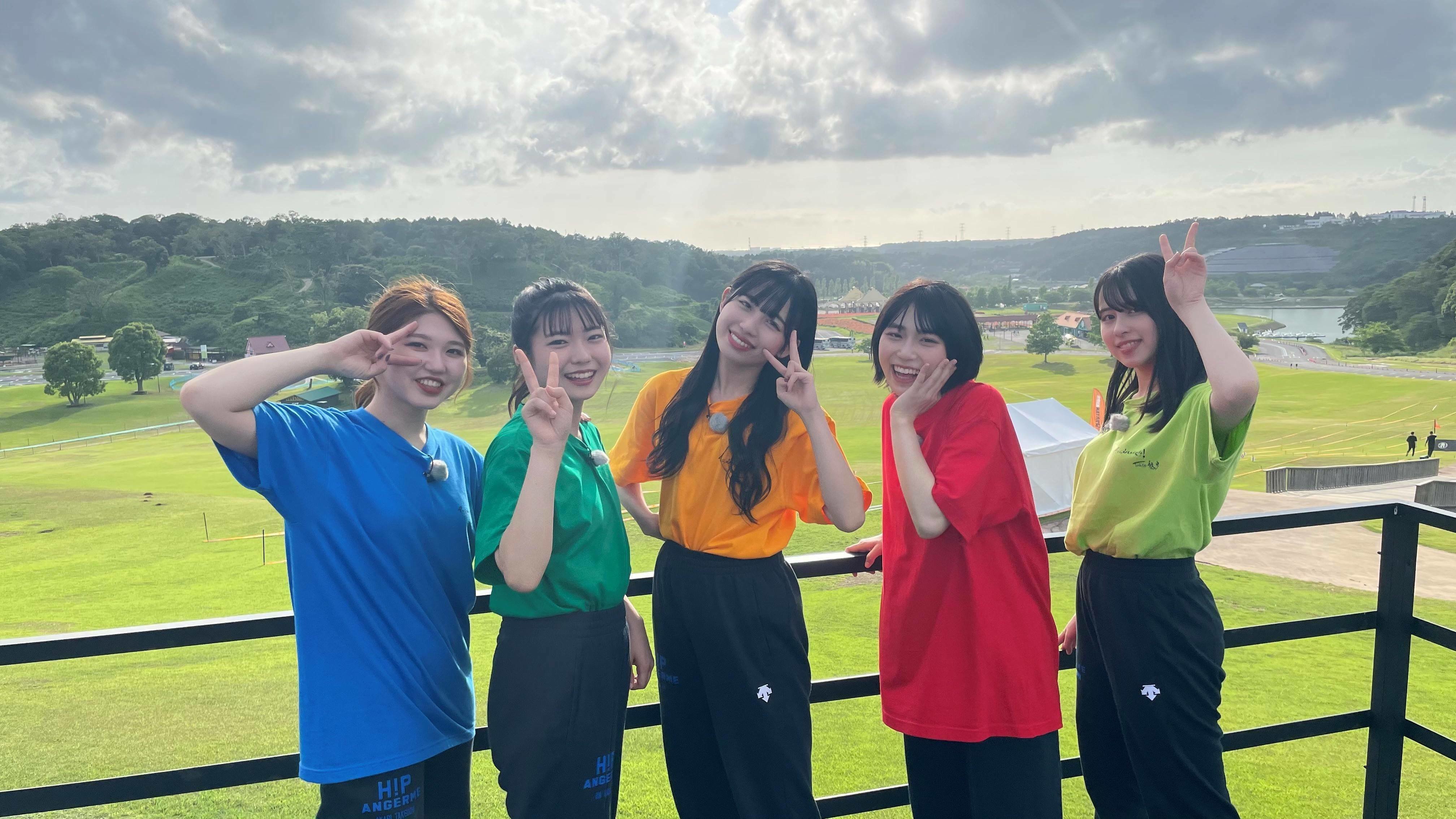 ANGERME, Hashisako Rin, Hirayama Yuki, Ise Reira, Takeuchi Akari ...