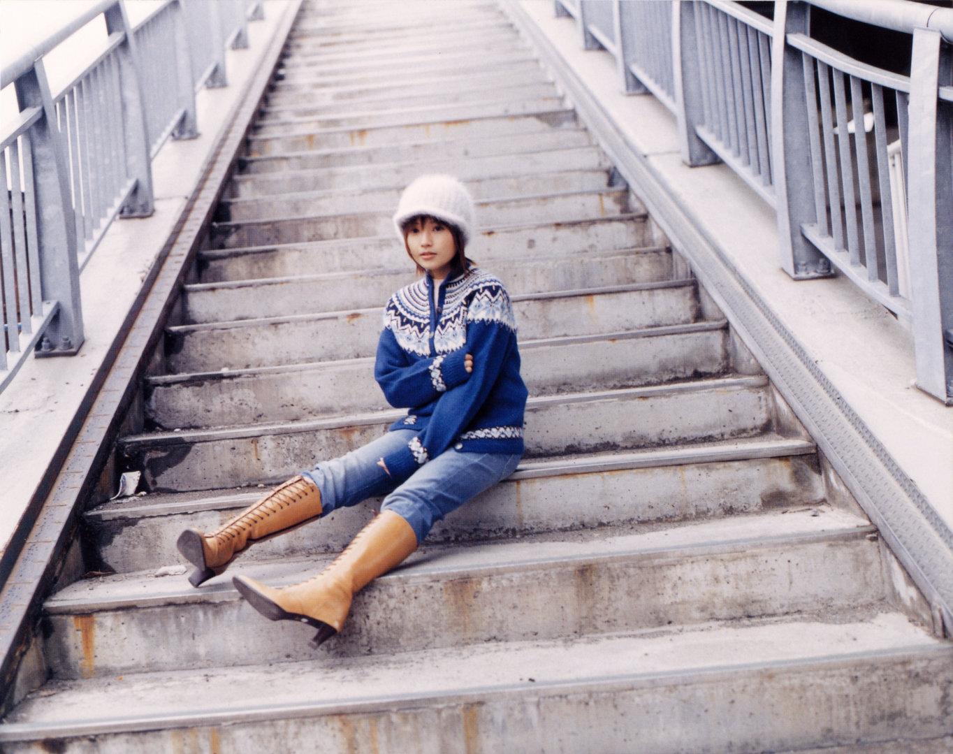 Abe - Gallery - Hello!Online